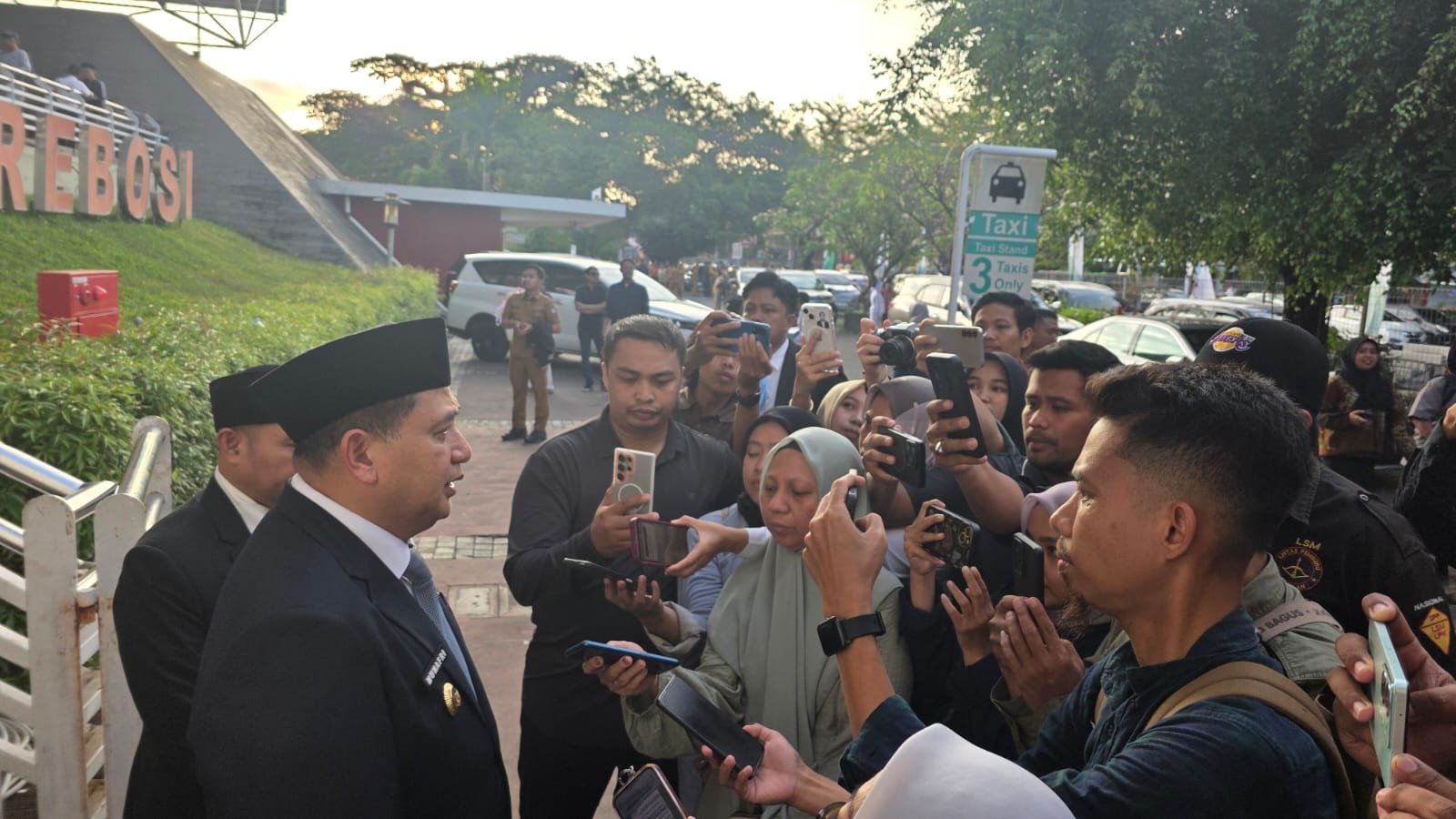 Munafri Puji Setahun Pemerintahan Prabowo-Gibran: Dari MBG hingga ...