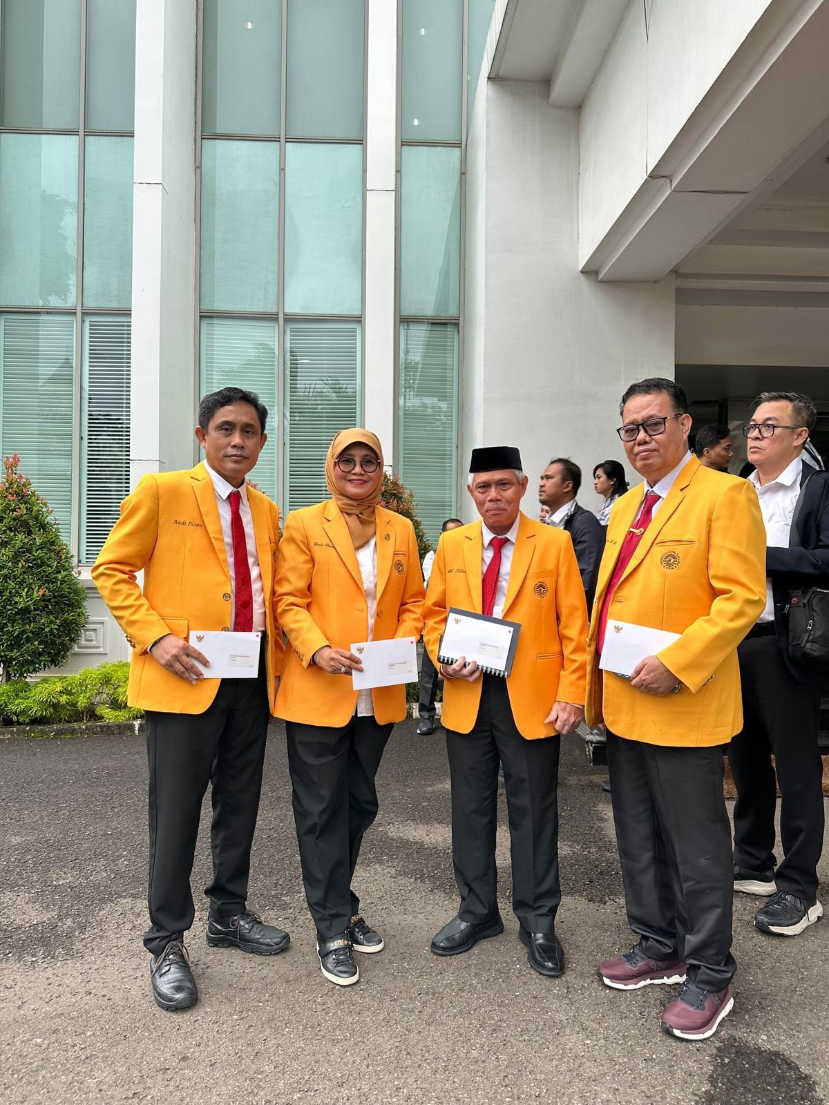 Plh Rektor UNM Didampingi Tiga Dekan Ikuti Taklimat Presiden di Istana ...